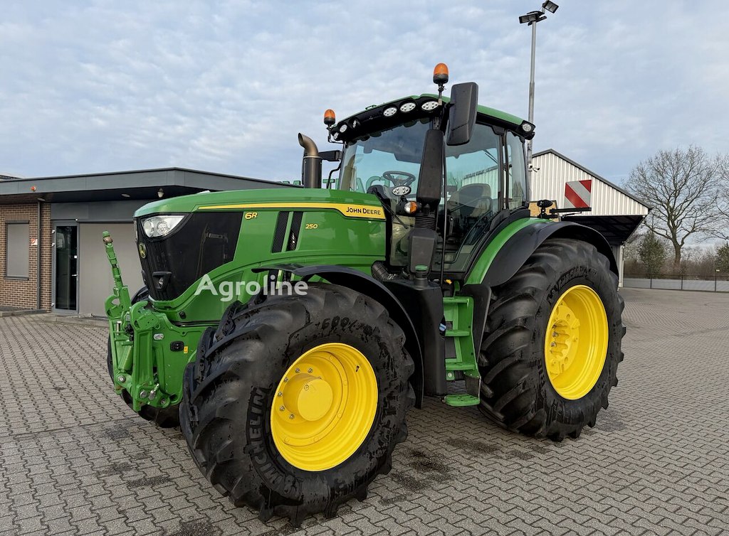 John Deere 6R250 traktor točkaš