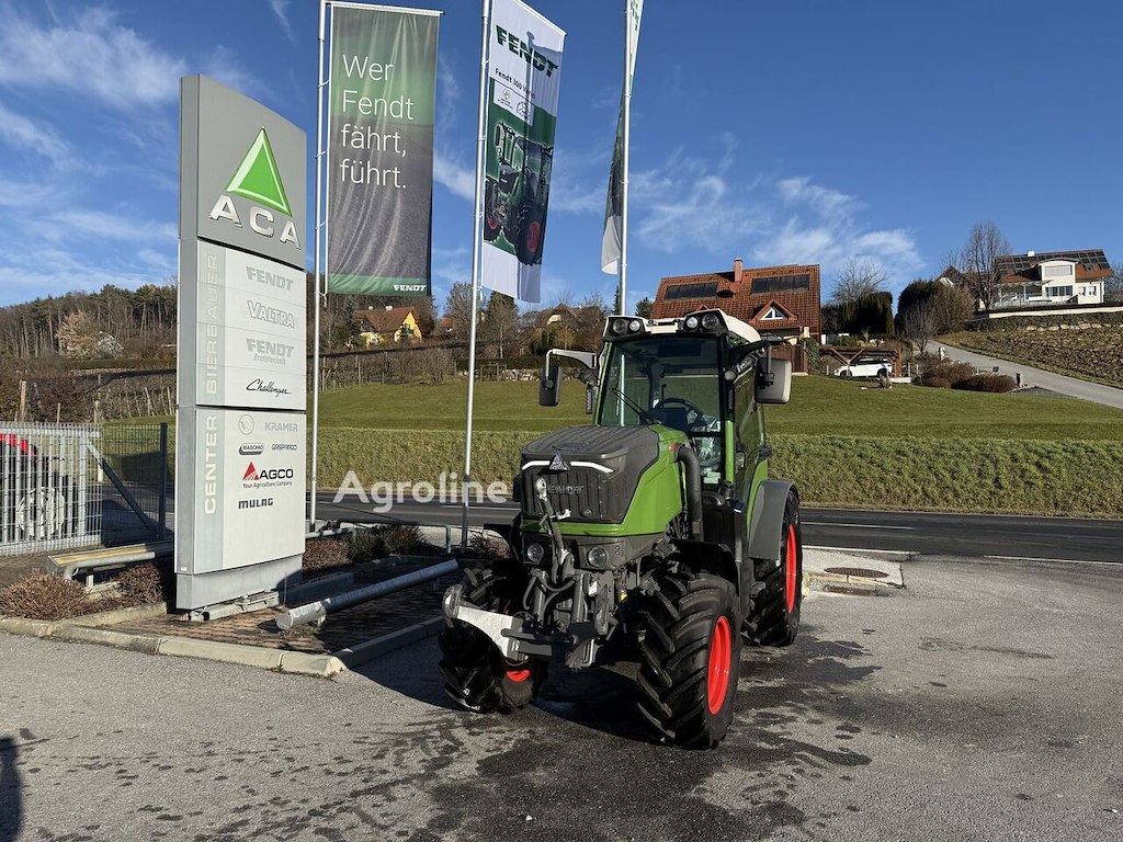 Fendt 211 Vario V traktor točkaš