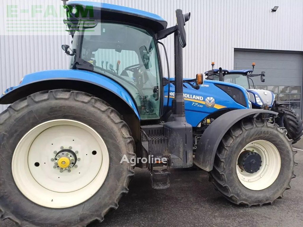 New Holland t7.230 pc s5 traktor točkaš