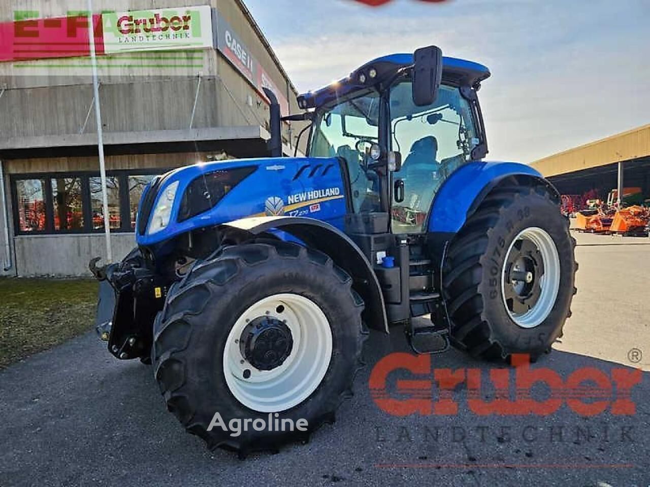 New Holland t7.270ac traktor točkaš