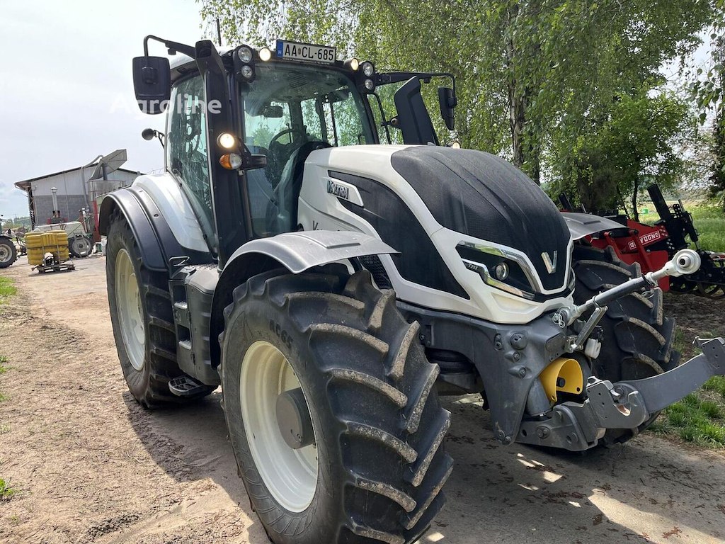 Valtra T255 traktor točkaš