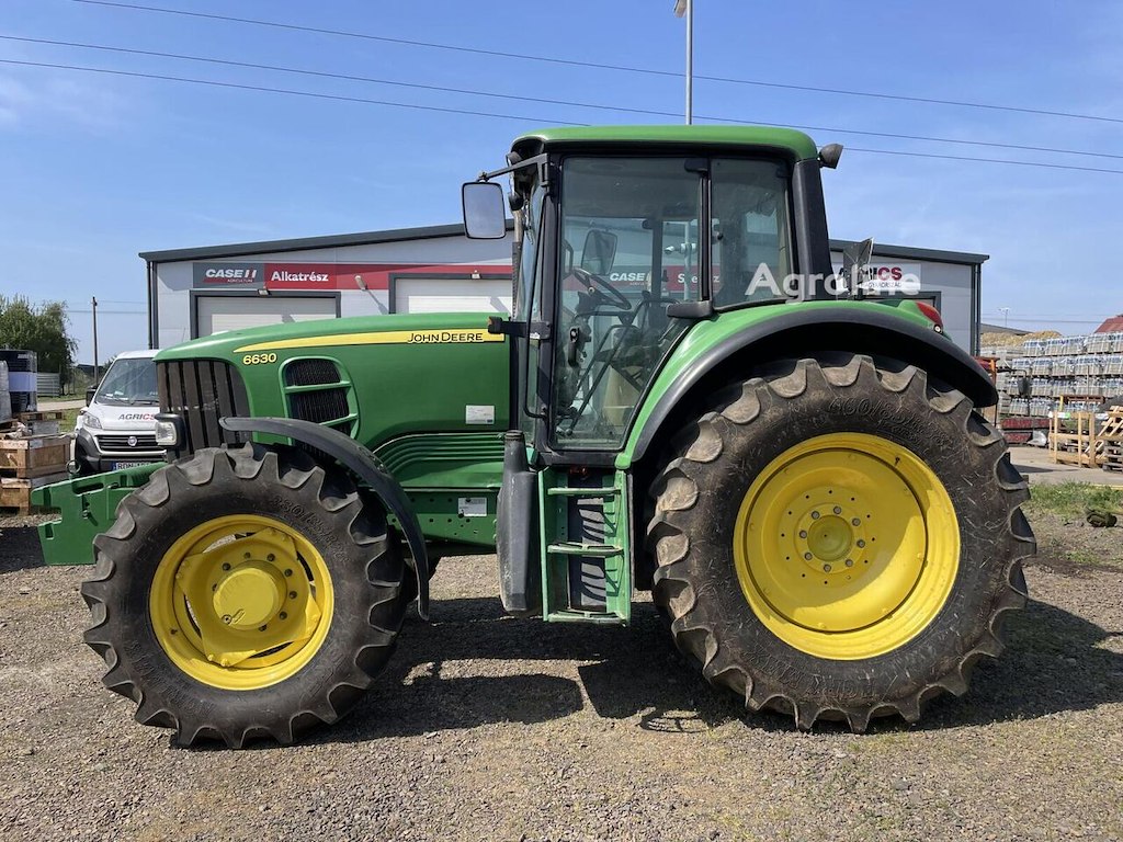John Deere 6630 traktor točkaš