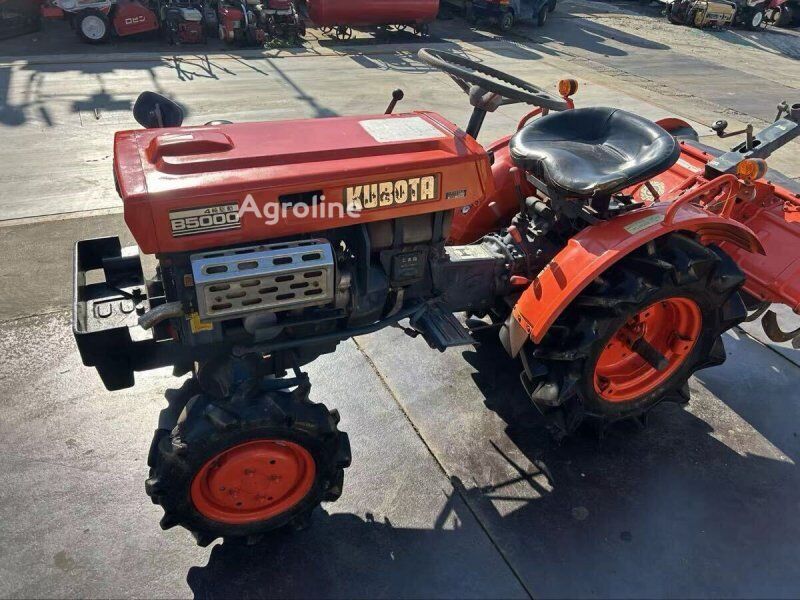 Kubota B5000 mini traktor