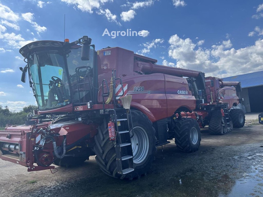 Case IH AF 8250 kombajn za žito