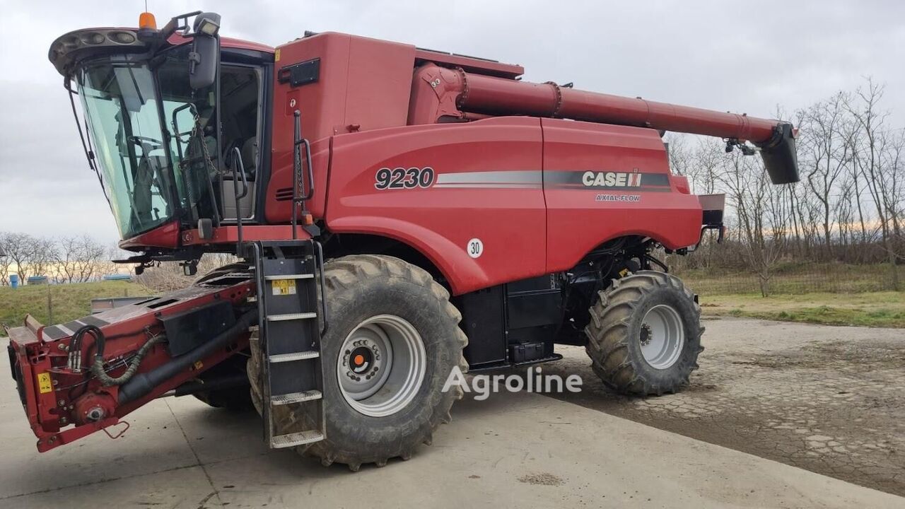 Case IH Axial Flow 9230 - 4WD - RTK kombajn za žito
