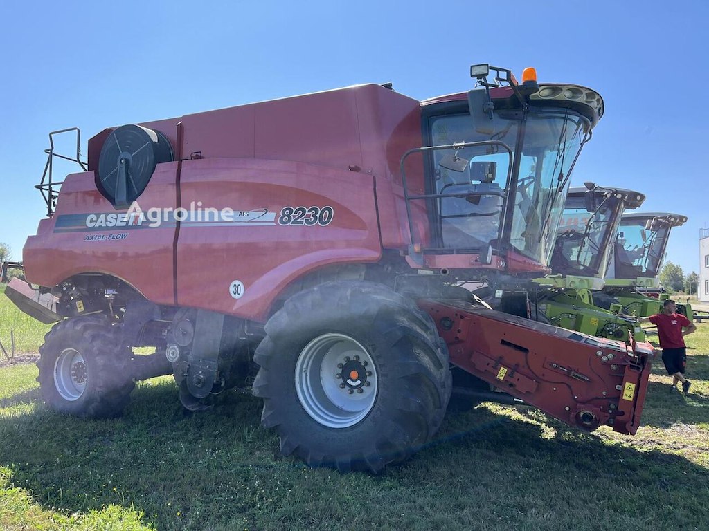 Case IH AF 8230 kombajn za žito