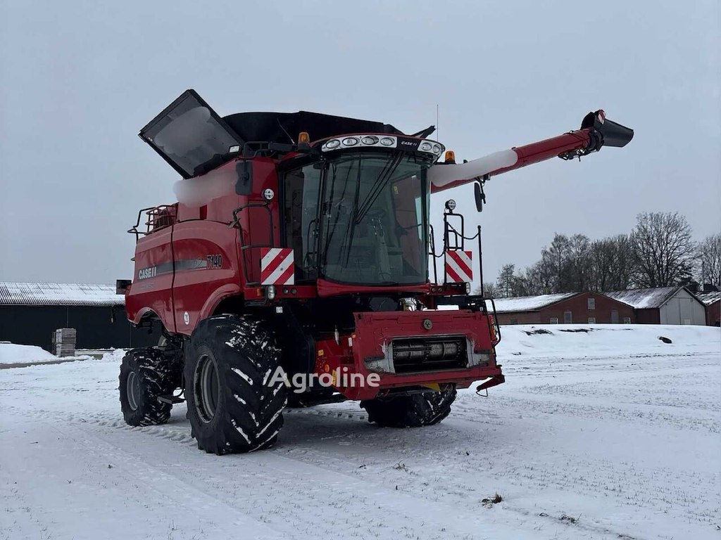 Prodaje se Case IH Axial-Flow 7140 kombajn za žito na aukciji