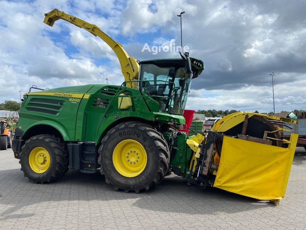 John Deere 8200 i Allrad krmni kombajn