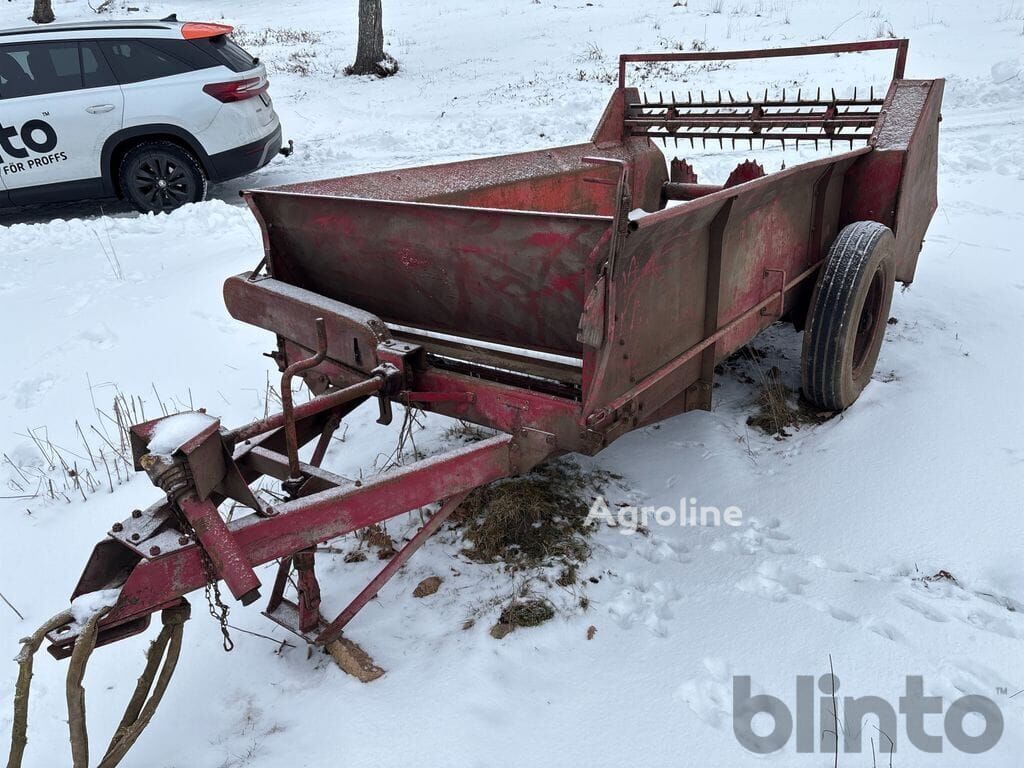 Prodaje se JF rasipač stajnjaka na aukciji