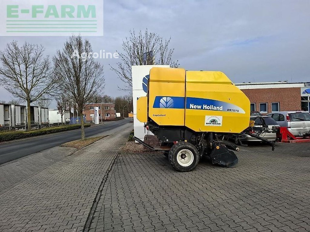 New Holland br 7070 balirka za četvrtaste bale