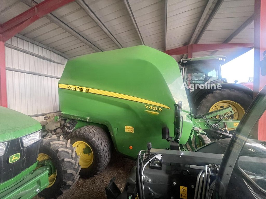 John Deere V 451R balirka za okrugle bale