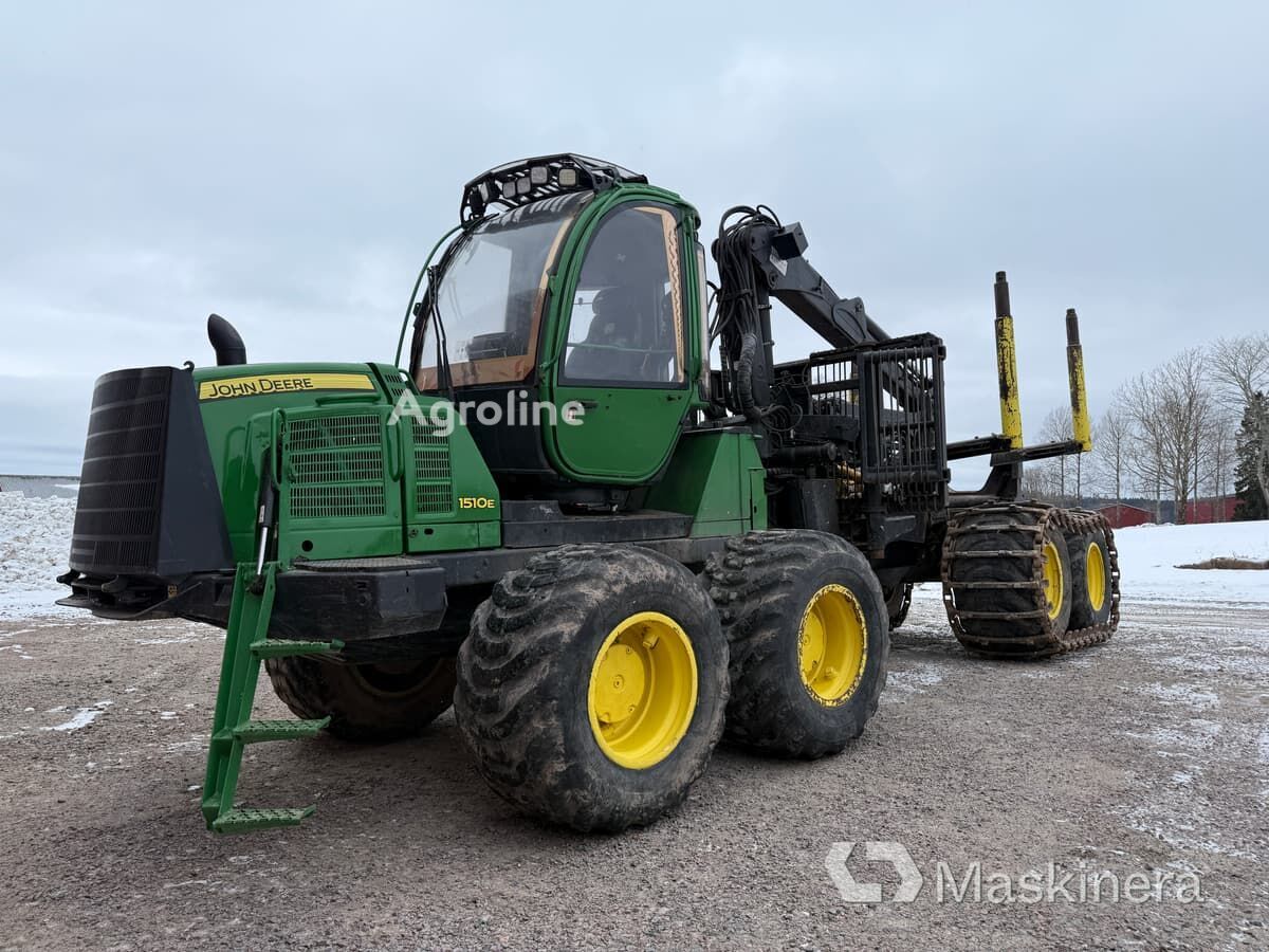 Prodaje se John Deere 1910G forvarder na aukciji