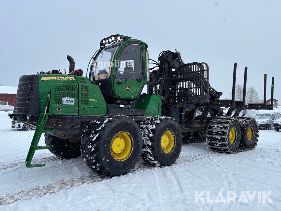 Prodaje se John Deere 1910E forvarder na aukciji