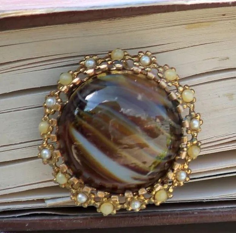 Vintage broš veliki smeđi Cabochon Gold Tone Art Nouveau. Art Nouveau