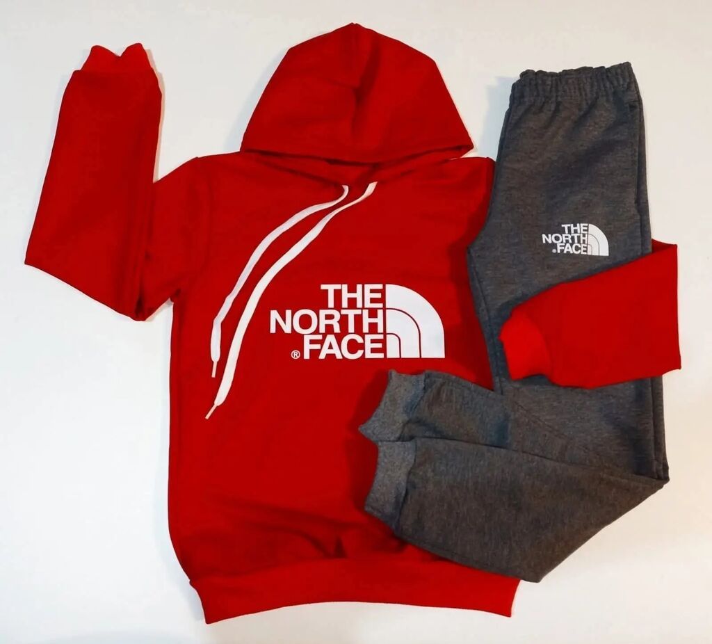 The North Face komplet trenerke – dukserica s kapuljačom i donji deo