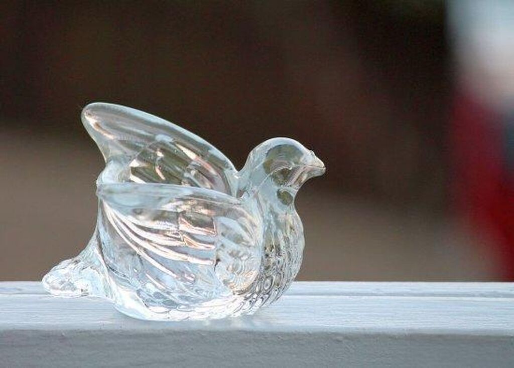 Vintage Avon Clear Glass Pigeon Votive Candle Holder T. Made In U. S