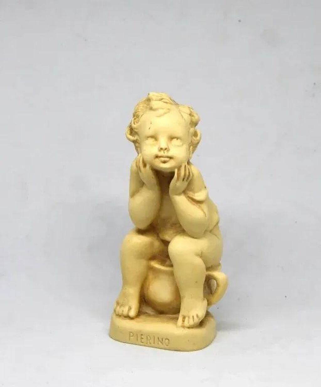 Statua od mermerne smole Pierino Mid-Century. Vintage Italijanska
