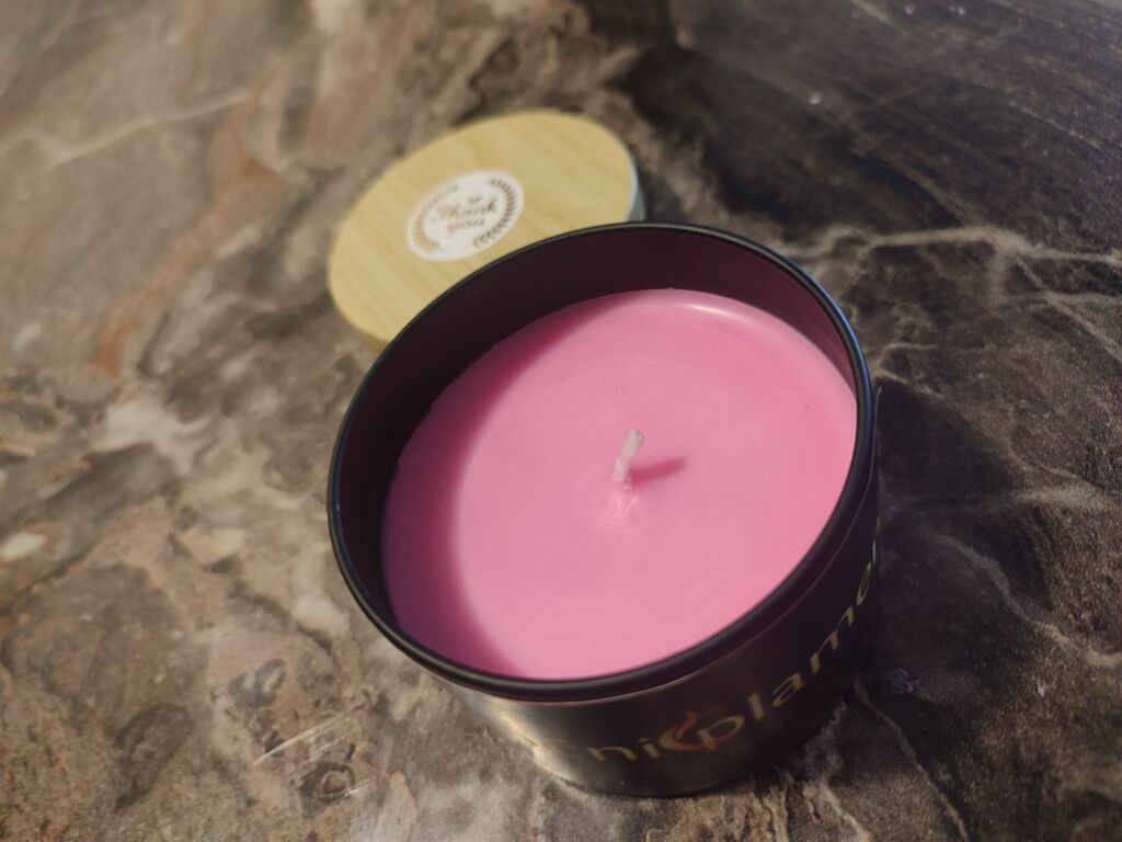 Mirisna sveća Noćni Plamen – Premium Candles Miris:Ruza - Ručno