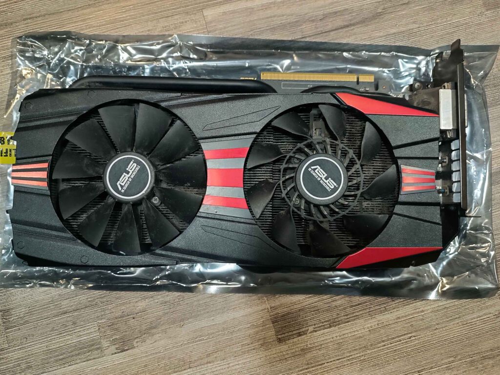 Grafička kartica ASUS-GTX960-DC2OC-4GD5-BLACK Grafička je korišćena