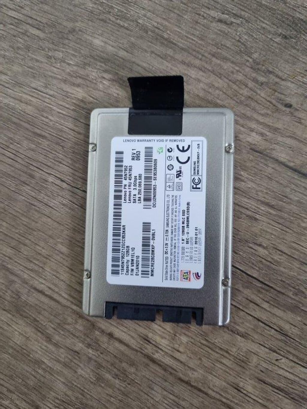 MLC SSD 128 GB za Lenovo T400s. Ispravan