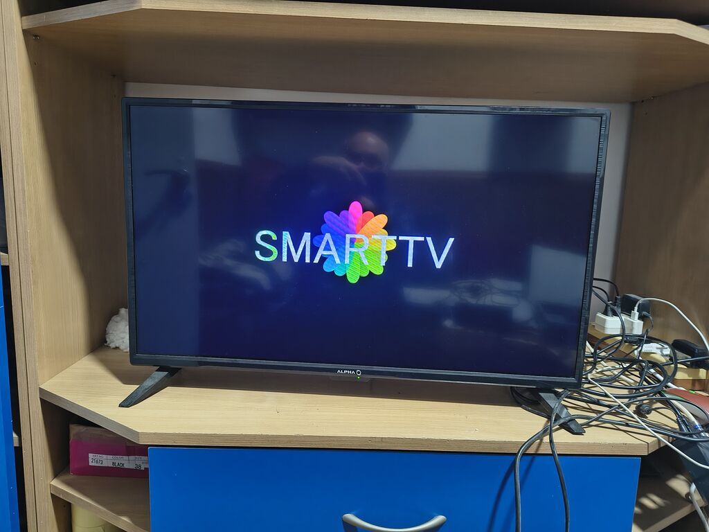 Smart TV ALPHA – LED televizor - Dijagonala ekrana: približno 32 inča