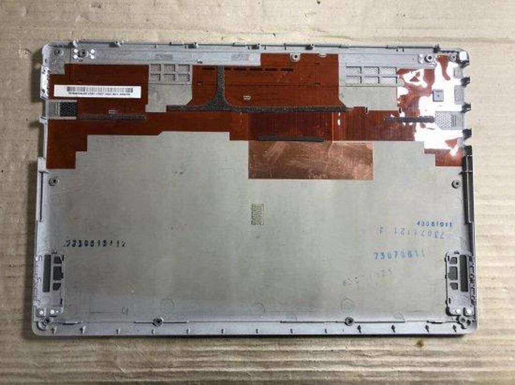 Donje kuciste za Acer Aspire S7. ✨ Ispravno
