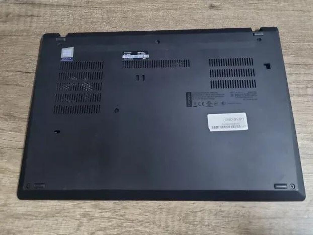 Donje kuciste za Lenovo ThinkPad T490. ✨ Ispravno