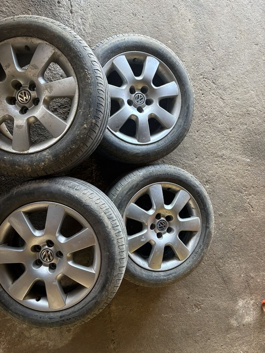 Set od 4 originalna Volkswagen alu točka sa gumama. 5x100 R16