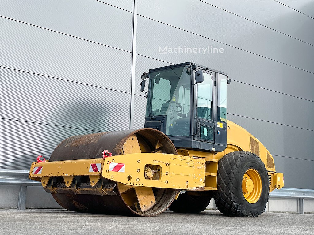 Caterpillar CS56 kompaktor s jednim valjkom