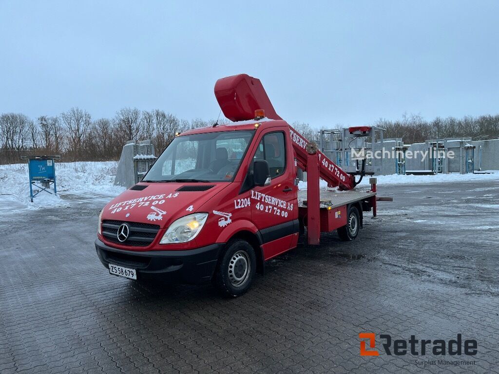 Prodaje se Mercedes-Benz Sprinter auto dizalicu s korpom na aukciji