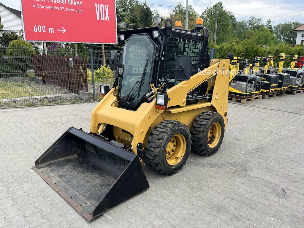 Caterpillar 226B mini utovarivač