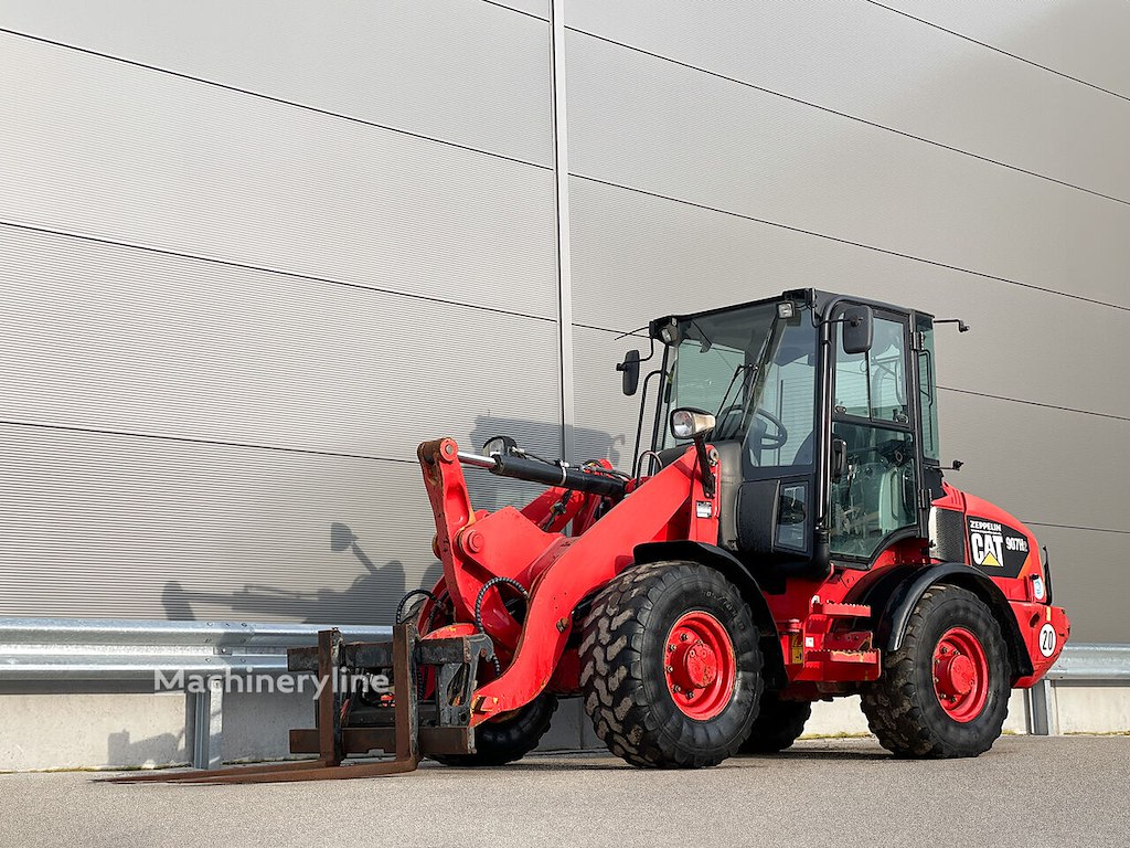 Caterpillar 907H2 prednji utovarivač