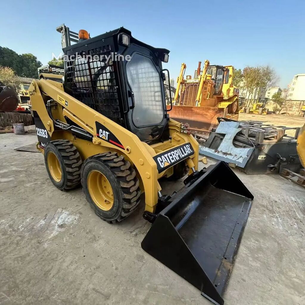 Caterpillar 226B3 mini utovarivač