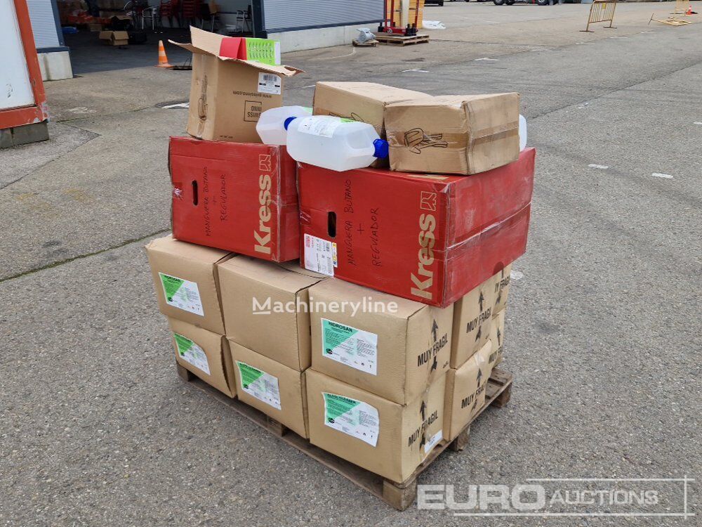 Prodaje se Pallet of Butane Gas Hose & Regulator, Hand Sanitiser, Mole Trap crevo za građevinske mašine na aukciji