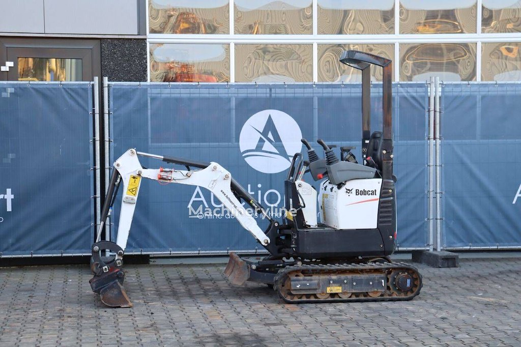Prodaje se Bobcat E10Z mini bager na aukciji