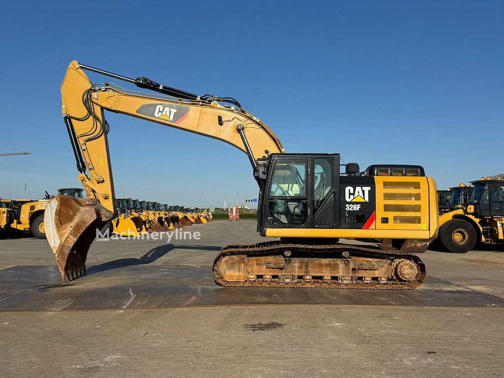 Caterpillar 326FL bager guseničar