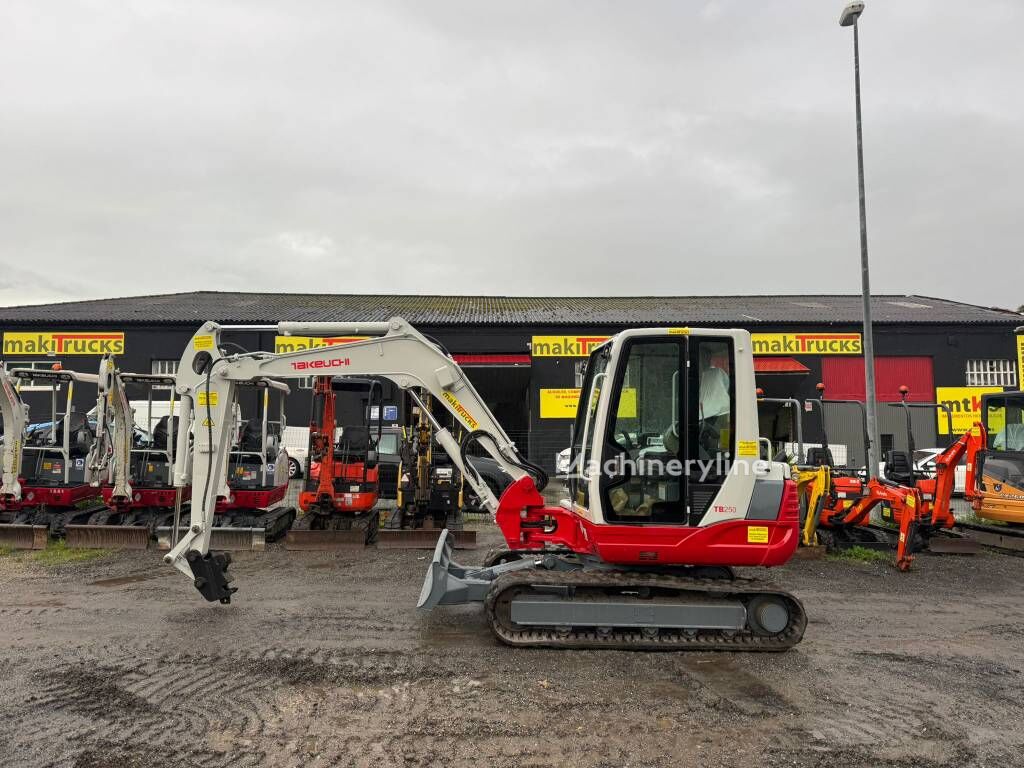 Takeuchi TB250 mini bager
