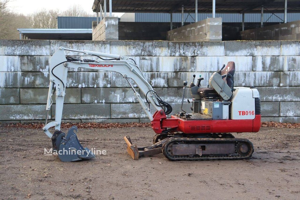 Prodaje se Takeuchi TB016 mini bager na aukciji