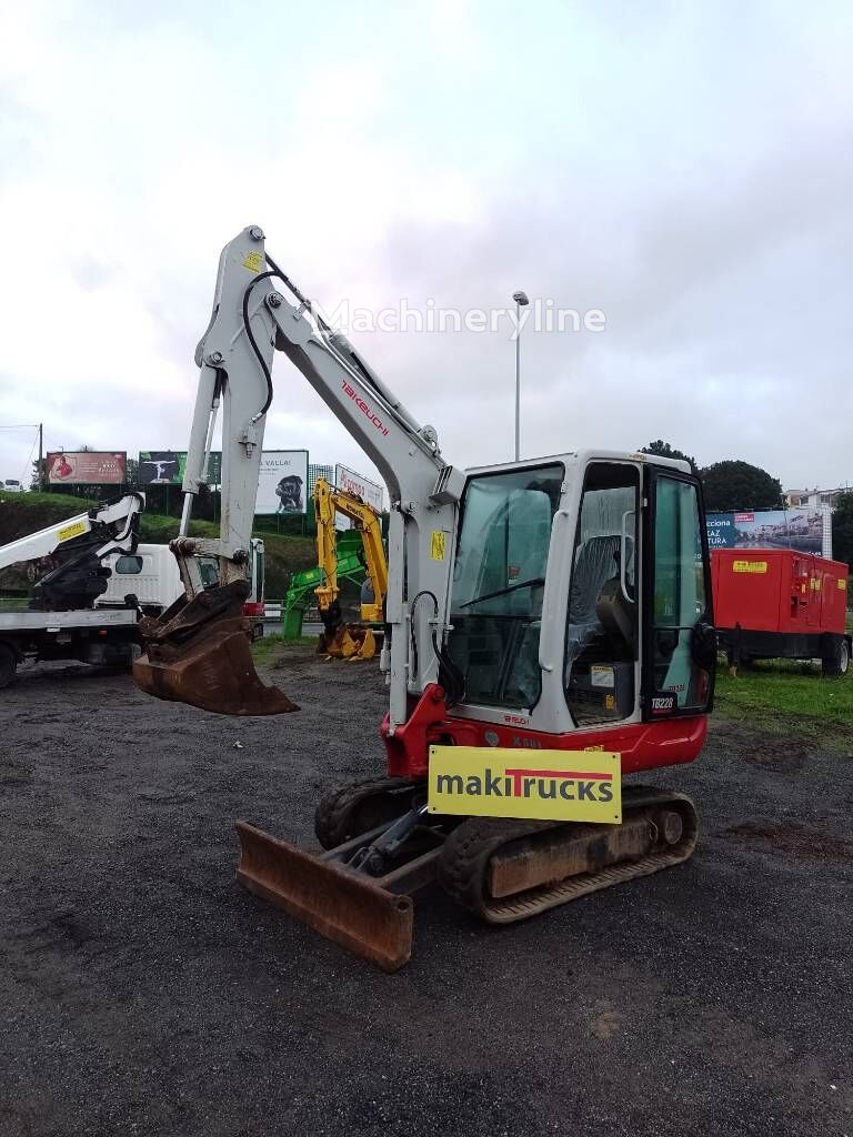 Takeuchi TB228 mini bager