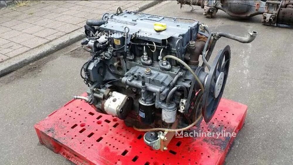 – Diesel, 4 cilindri, răcit cu lichid motor za Deutz BF4M2012E-11 građevinske mašine