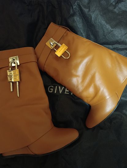 Givenchy shark lock kožne