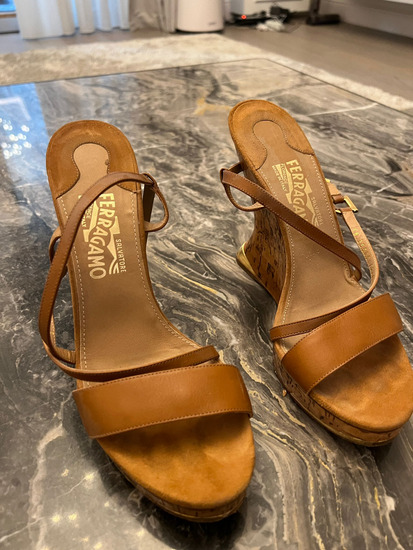Salvatore Ferragamo Platforme Sandale