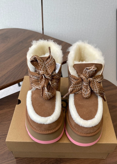 Nove Ugg cizme 39