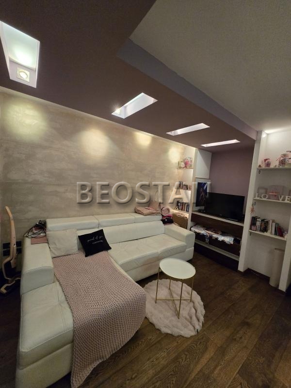 Novi Beograd - Stari merkator #66242
650 €