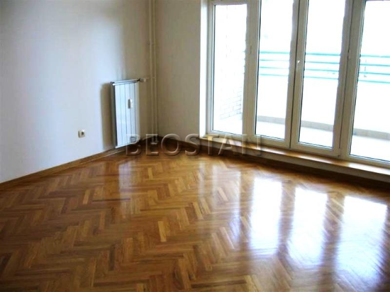 Novi Beograd - Blok 29 arena #66223
1.000 €