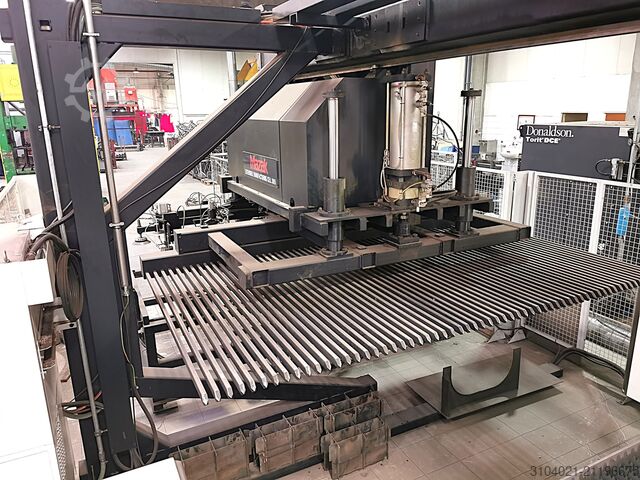 Automatski dovod limova
Mazak EMC3015