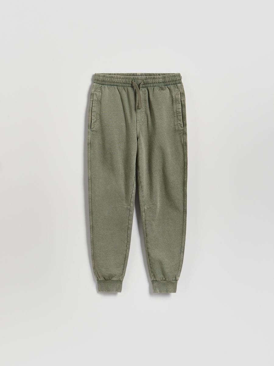 Jogger pantalone ispranog izgleda