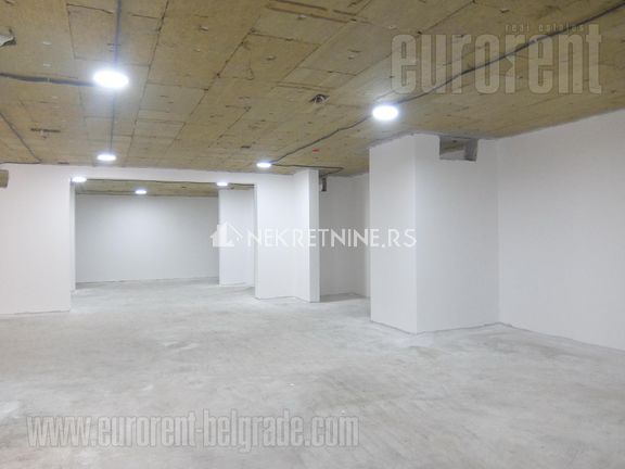 #45542, Izdavanje, Lokal, LEKINO BRDO, 6200 EUR