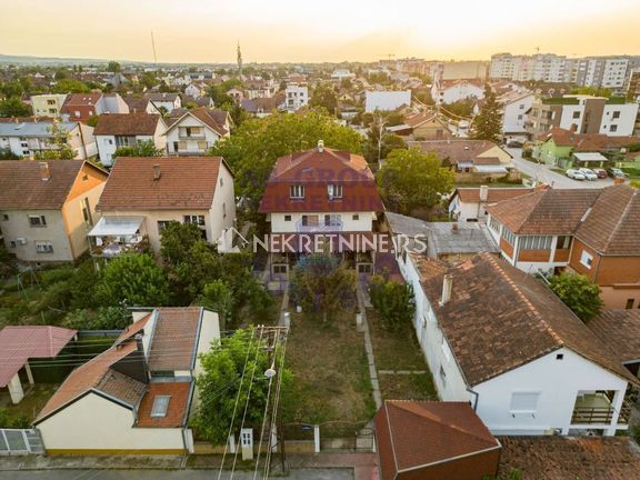 Izuzetna kuća - Telep uz Bulevar patrijarha Pavla!