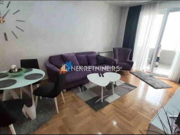 Vračar, Crveni krst, 4.0 stan, 96m2, 999 EUR, ID 40615